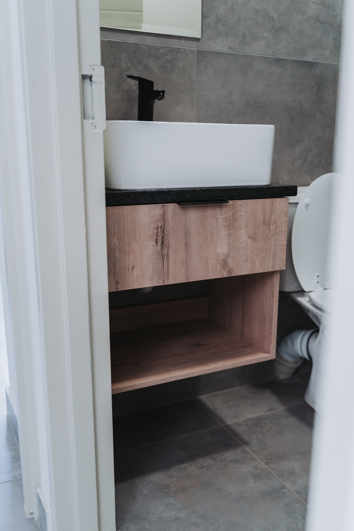 60 Units - Alec's Ave | Rustic-Eco
